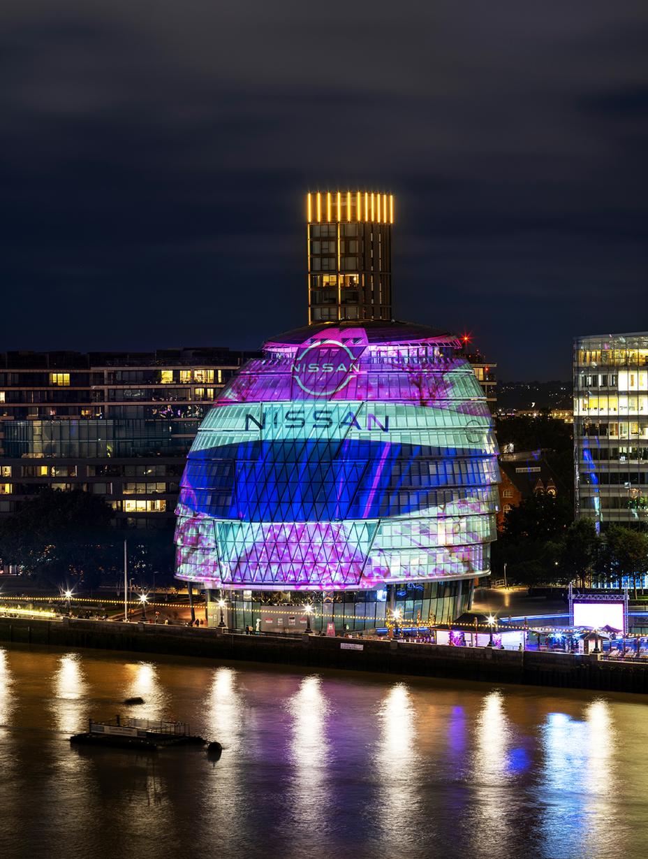 110 The Queen’s Walk Building becomes a moving race helmet