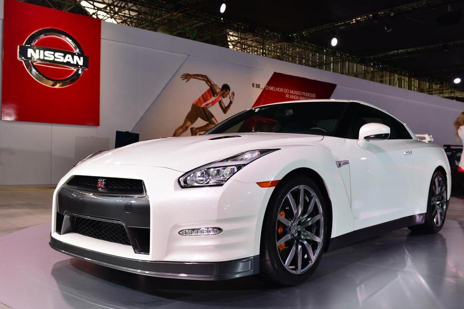 Nissan GT-R: "Godzilla" presente en el Salón Internacional del ...