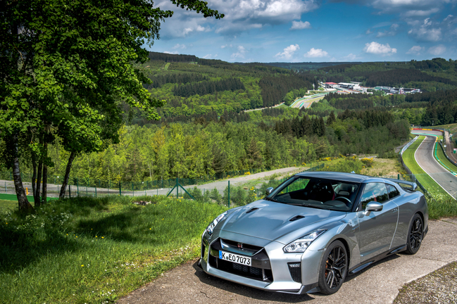 2017 Nissan GT-R (Ultimate Metal Silver)