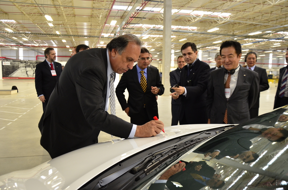 Nissan inaugurates R $2.6 billion (USD $1.5 billion) automotive complex ...