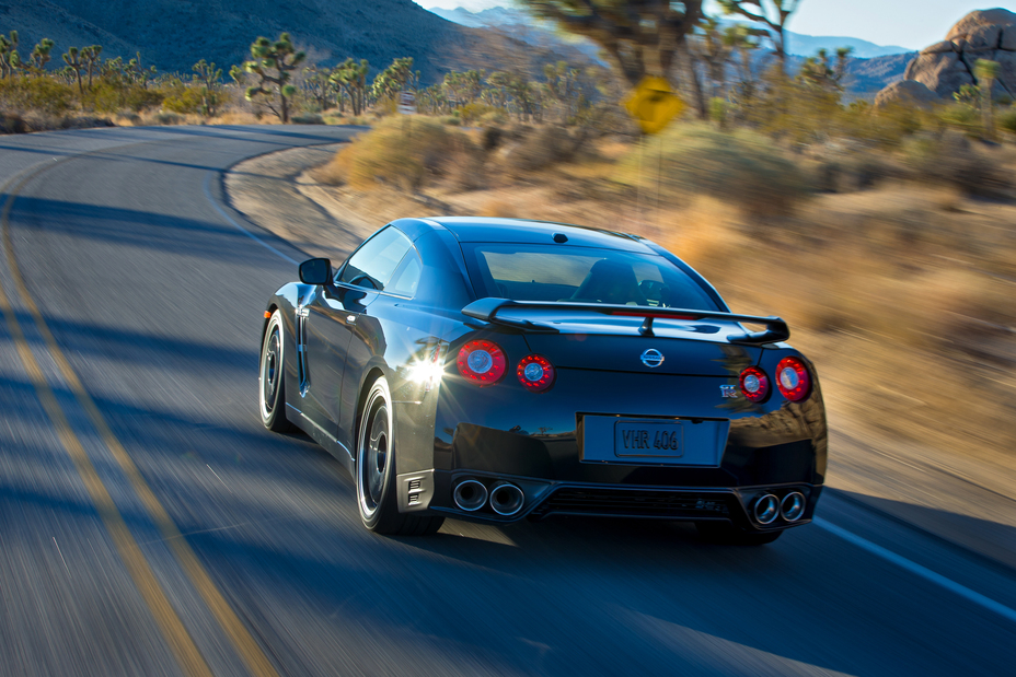 2014 Nissan GT-R Press Kit