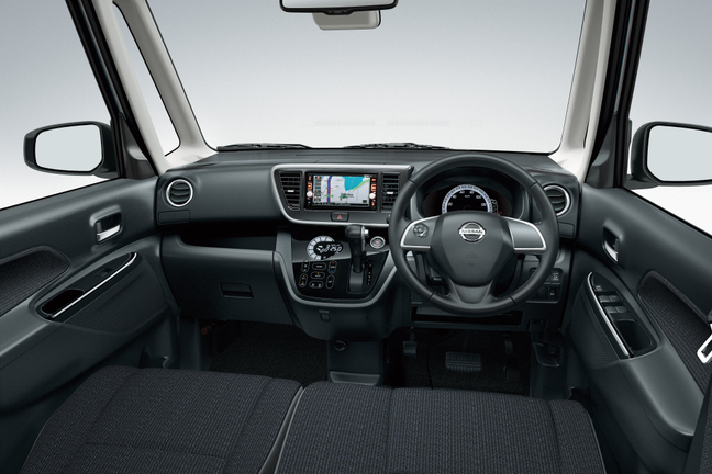 Nissan DAYZ ROOX B21A SE1704