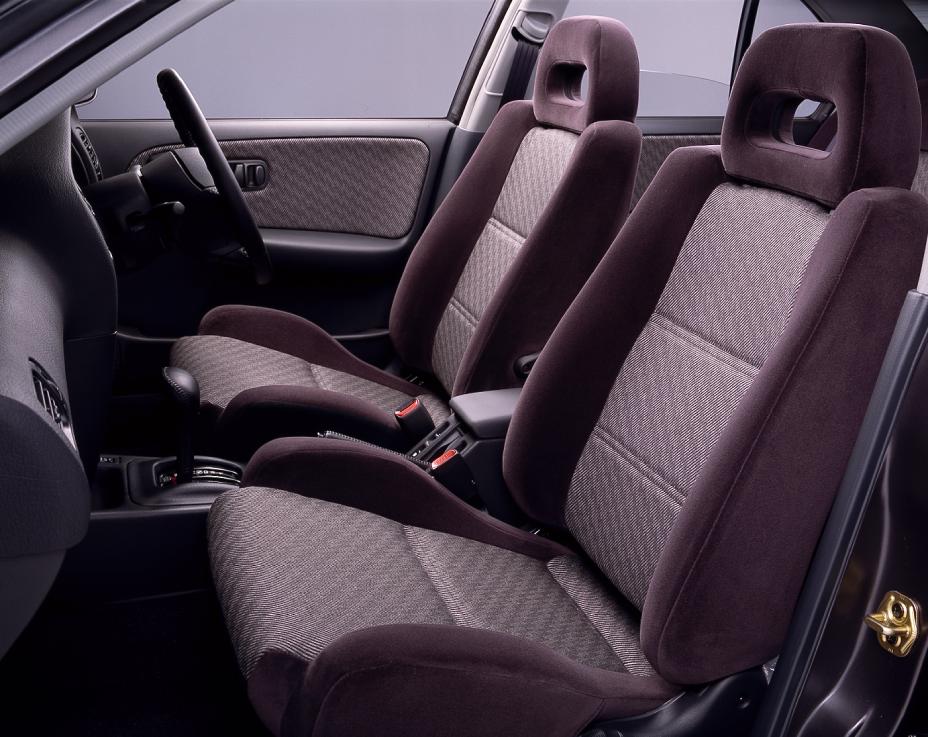 1994_09_NISSAN_PRIMERA_P10