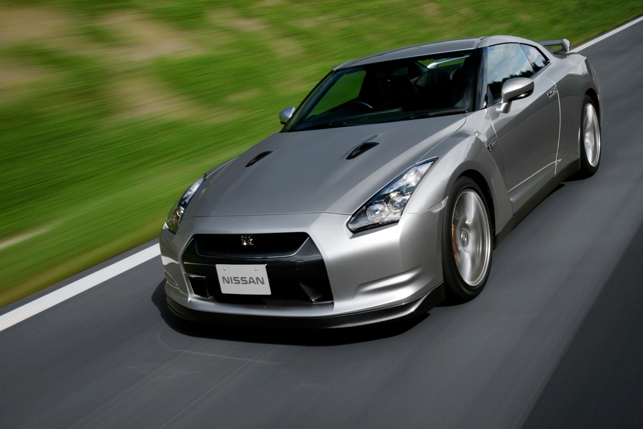 AWARD-WINNING NISSAN GT-R ACHIEVES NEW RECORD LAP TIME AT NURBURGRING ...