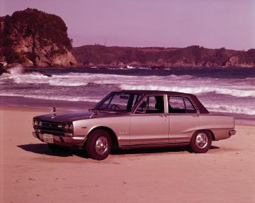 Nissan introduces new Skyline 2000 GT