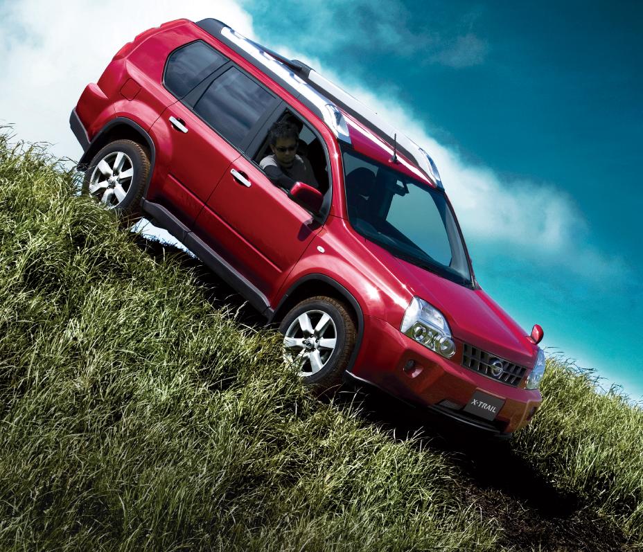 「エクストレイル」の特別仕様車「St」「Xt」を発売