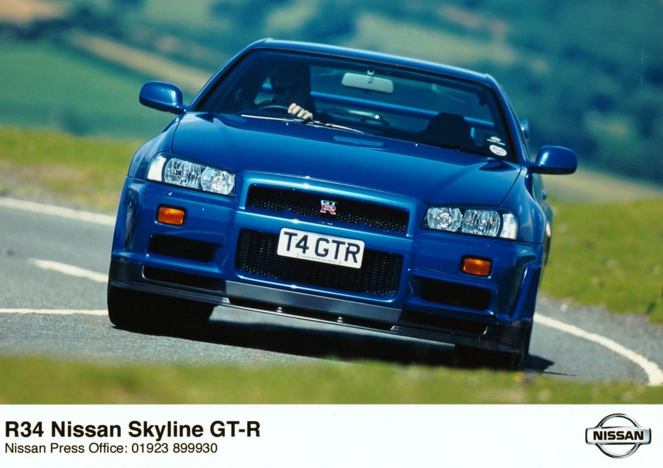 NEW NISSAN SKYLINE GT-R OFF TO A FLYING START