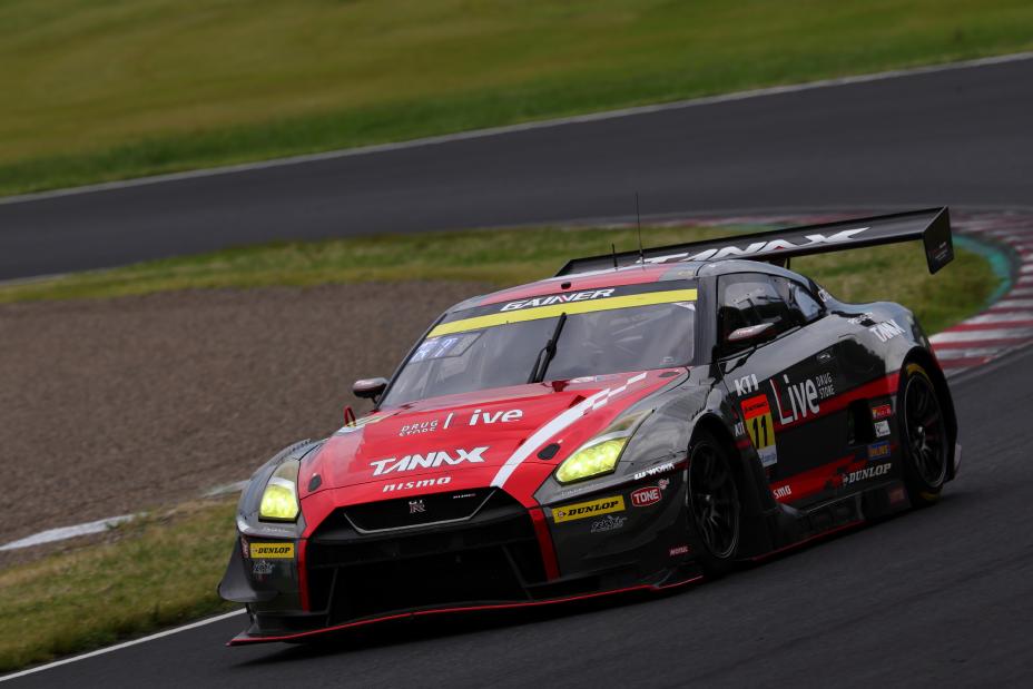 GT300 #11 GAINER TANAX GT-R