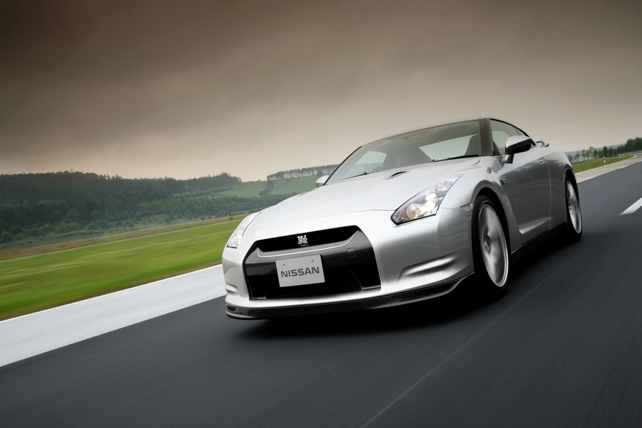 AWARD-WINNING NISSAN GT-R ACHIEVES NEW RECORD LAP TIME AT NURBURGRING ...