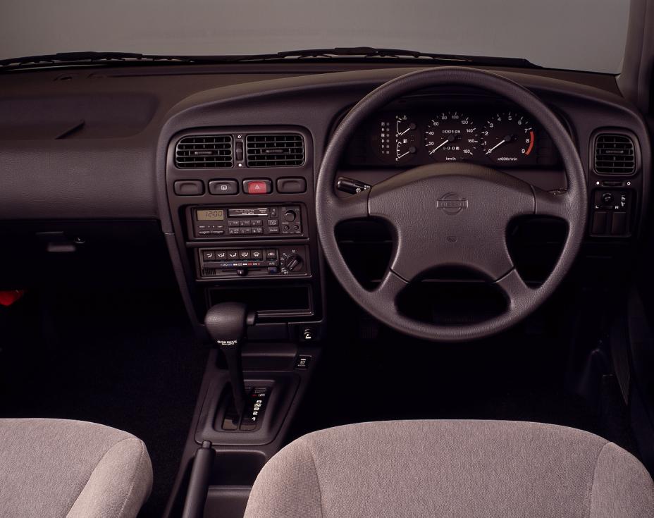1992_09_NISSAN_PRIMERA_P10