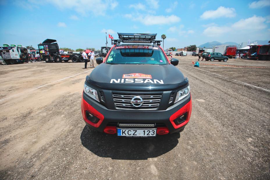 Nissan Navara takes on gruelling Dakar Rally to make one man’s dream ...