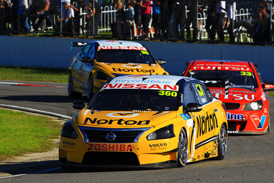 James Moffat takes top 10 clean sweep for Nissan at Barbagallo Raceway