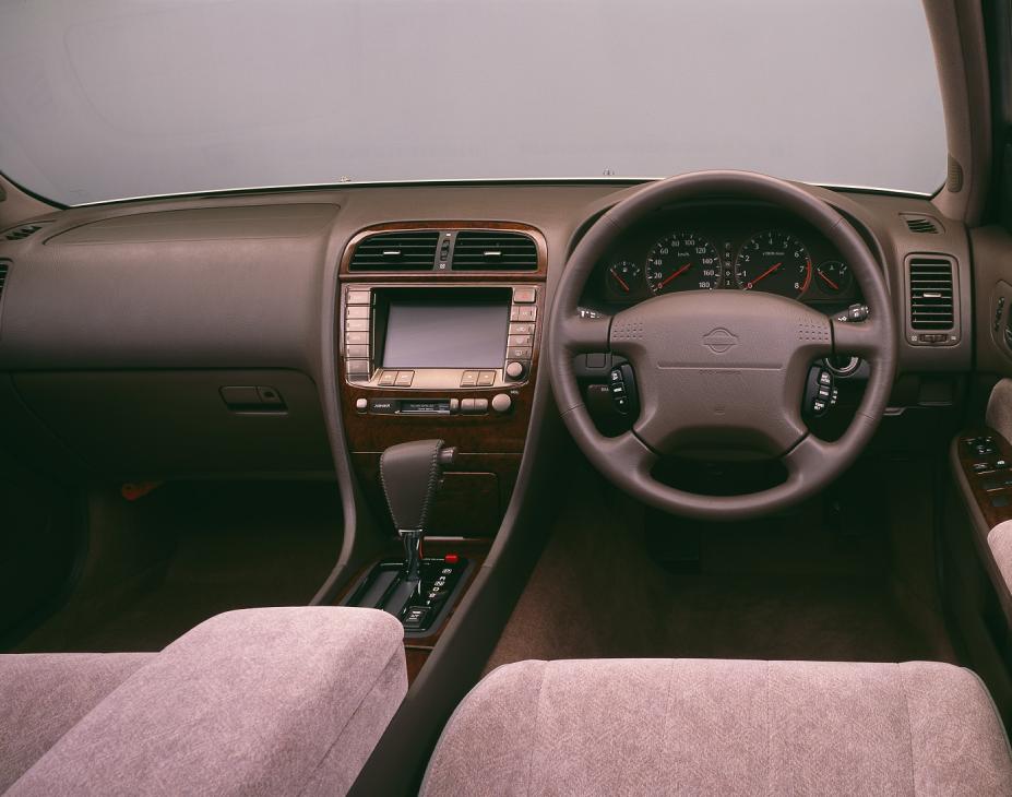 1997_06_NISSAN_CEDRIC_Y33