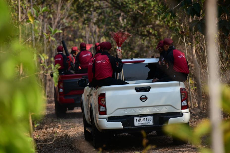 Nissan Navara joins the Fire Hawk Team on forest fire fighting mission