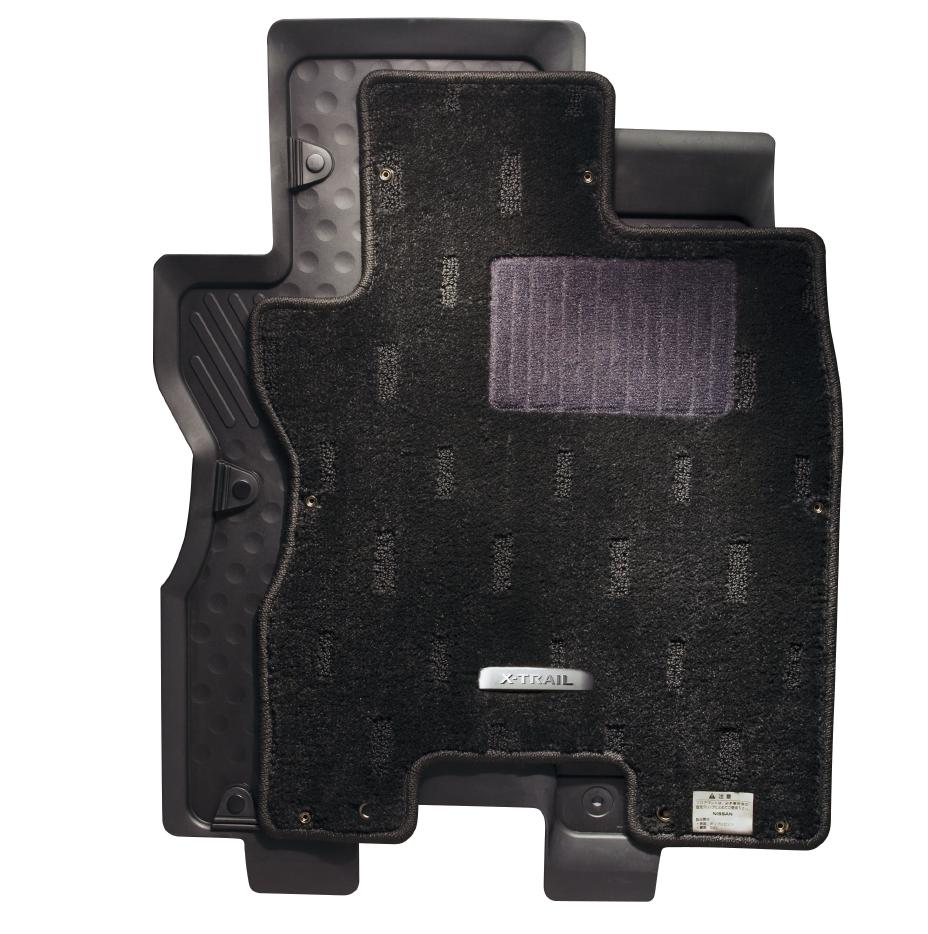 「エクストレイル」の特別仕様車「St」「Xt」を発売