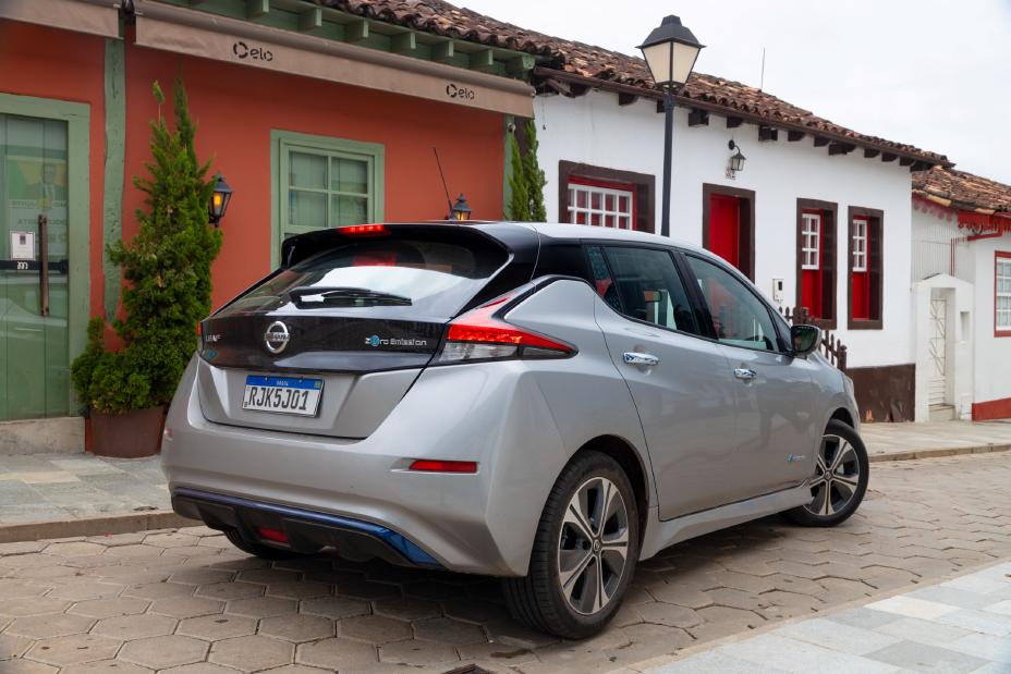 LEAF, o veículo 100% elétrico da Nissan, já está disponível no Centro-Oeste