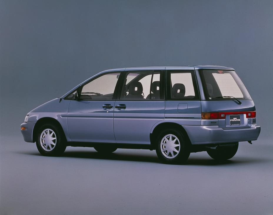 1990_09_NISSAN_PRAIRIE_M11