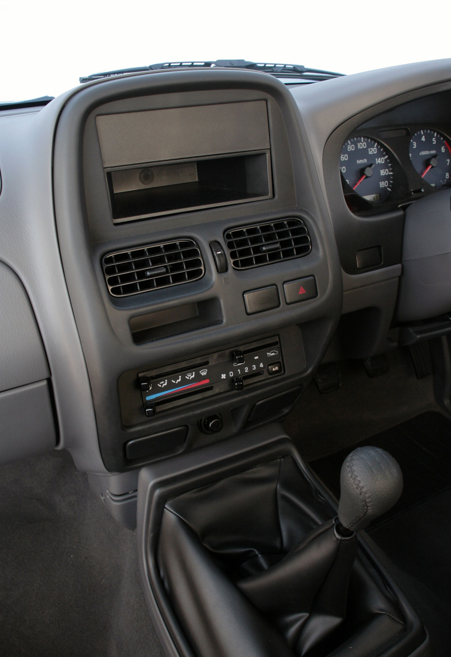 Nissan NP300 Hardbody Upgrade - NP300 2.4L Hi-Rider LWB