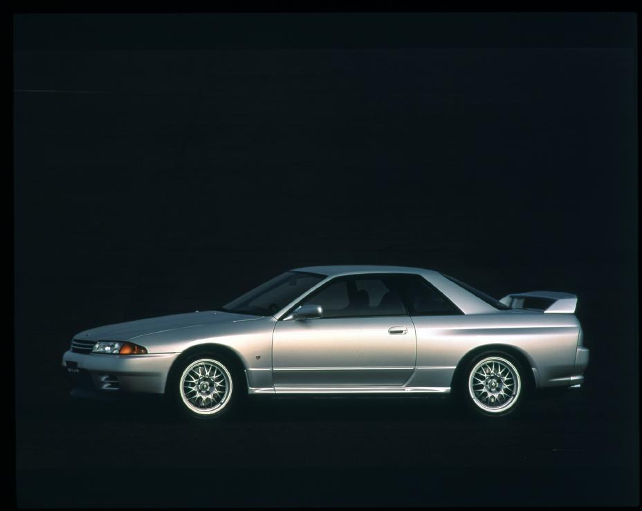 1994_Skyline_GT-R_V-spec_II_BNR32