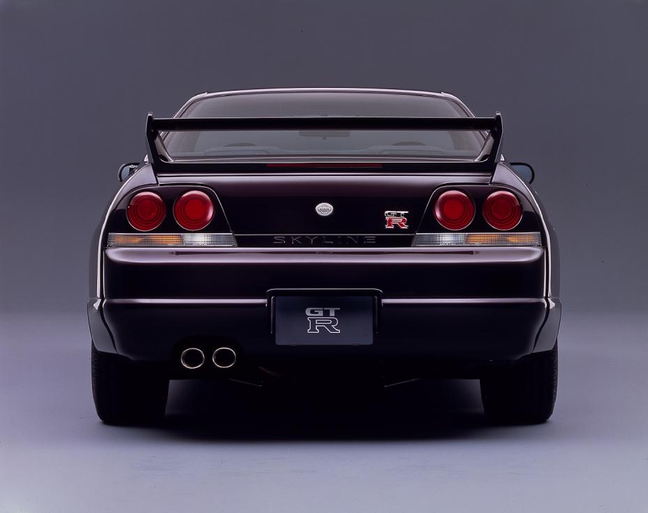 1995_01_NISSAN_SKYLINE_GT-R_BCNR33