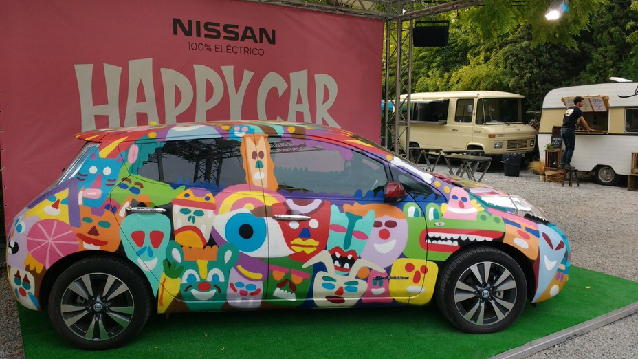 Nissan LEAF se transforma en un lienzo para dar vida al concepto "Happy ...
