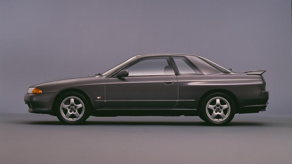 1991_08_NISSAN_SKYLINE_R32