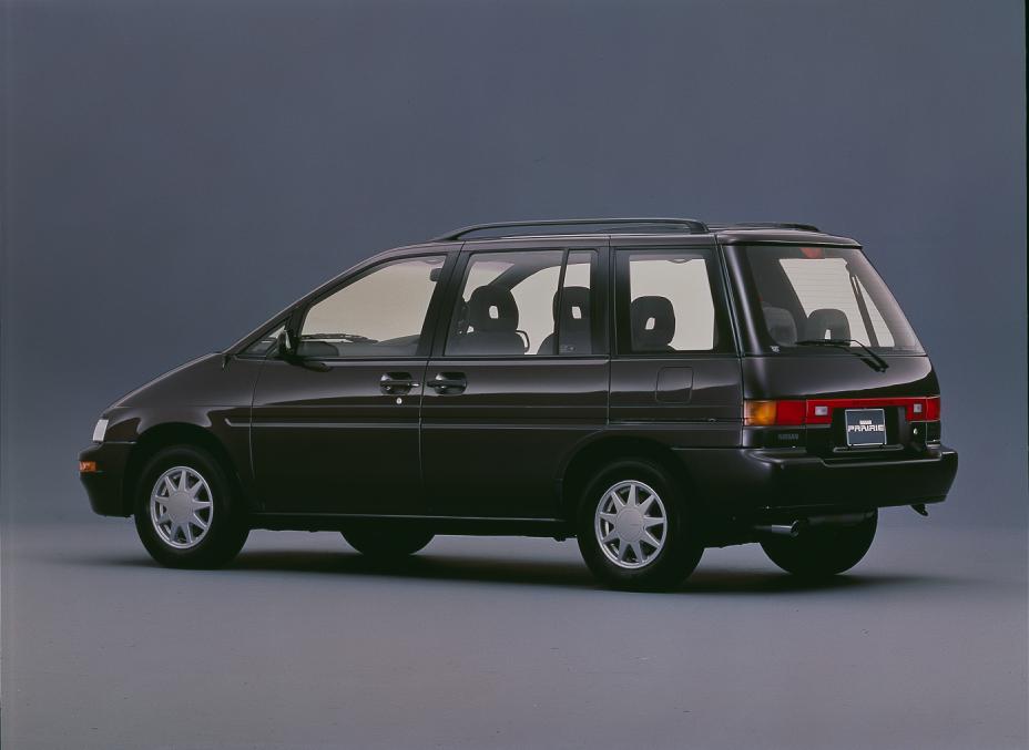 1990_09_NISSAN_PRAIRIE_M11