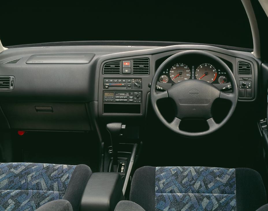 1996_08_NISSAN_PRIMERA_P11