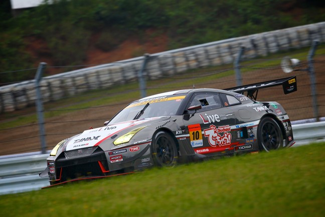 NISMO in Super GT action at Sportsland Sugo