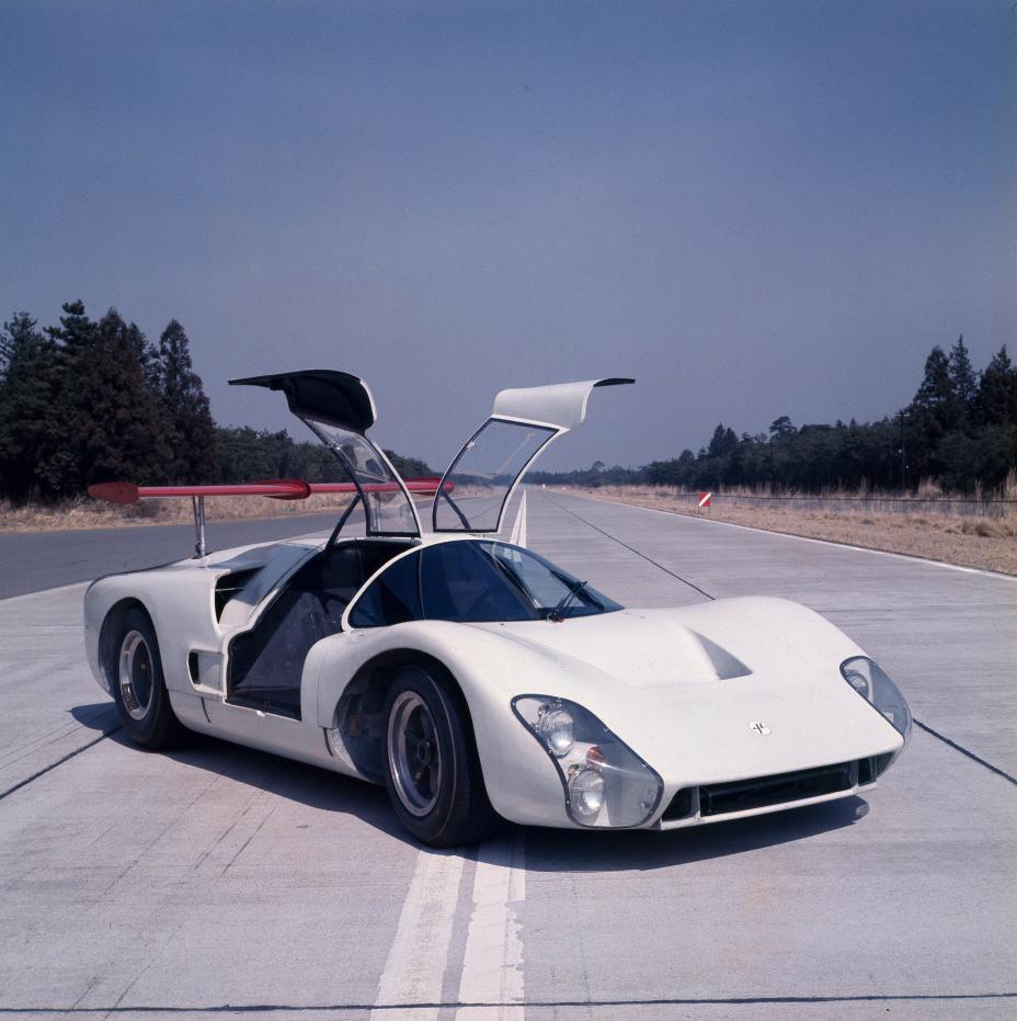 高速プロトタイプ車「ニッサンR381」発表