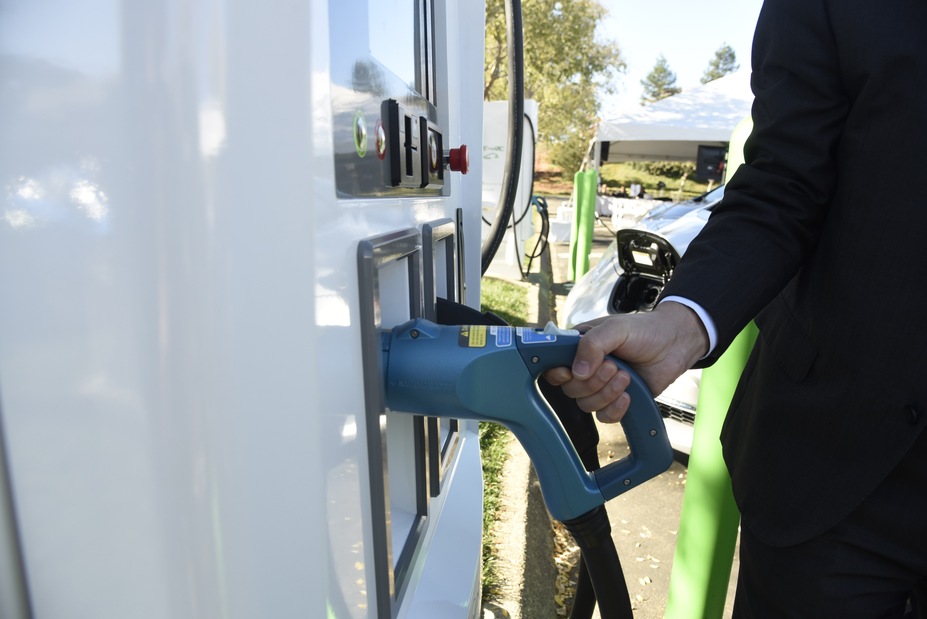 "DRIVETHEARC" EV fast charging corridor breaks ground in northern ...