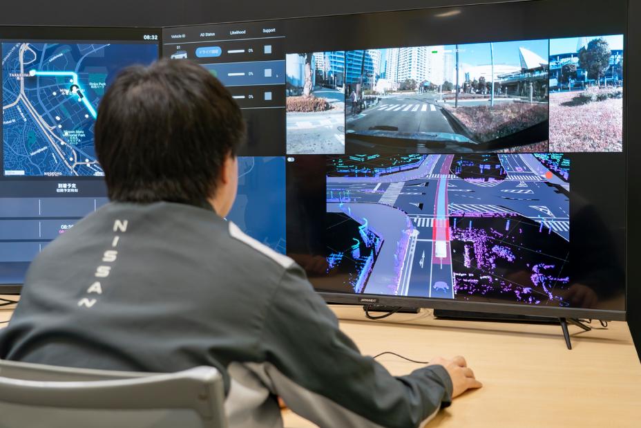 Nissan unveils advanced driverless technology