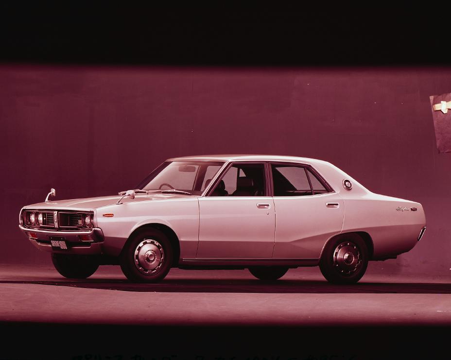 1972-77_NISSAN_SKYLINE_C110