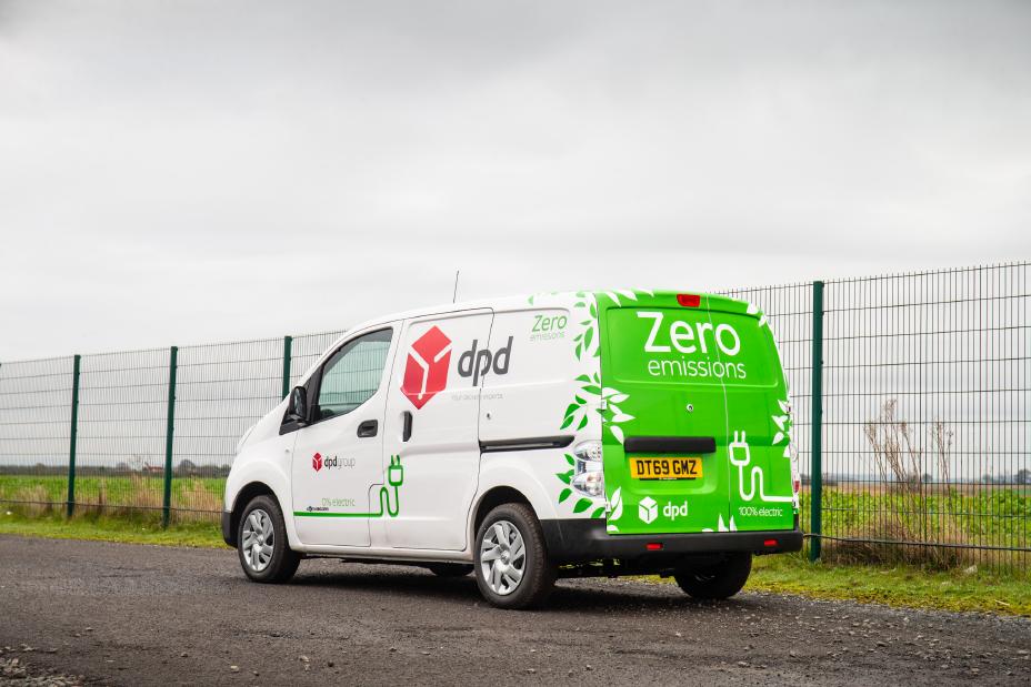 Nissan delivers largest electric van order of 300 new e-NV200 vans for DPD