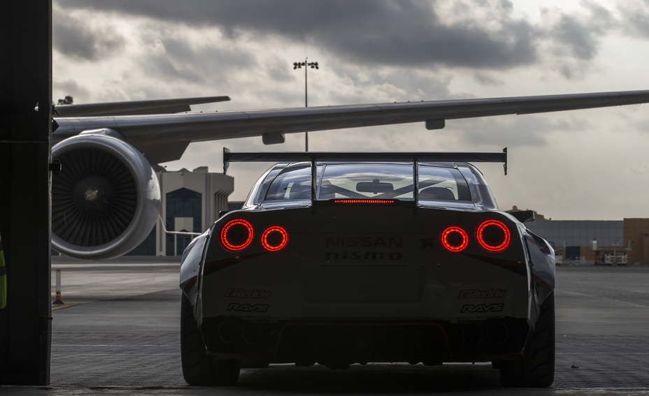 Nissan GT-R Breaks the GUINNESS WORLD RECORDS title for Fastest Drift