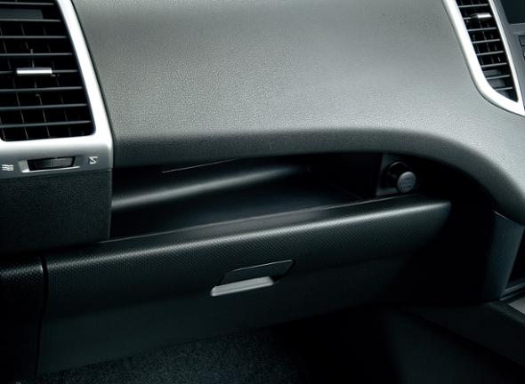 Instrument panel tray