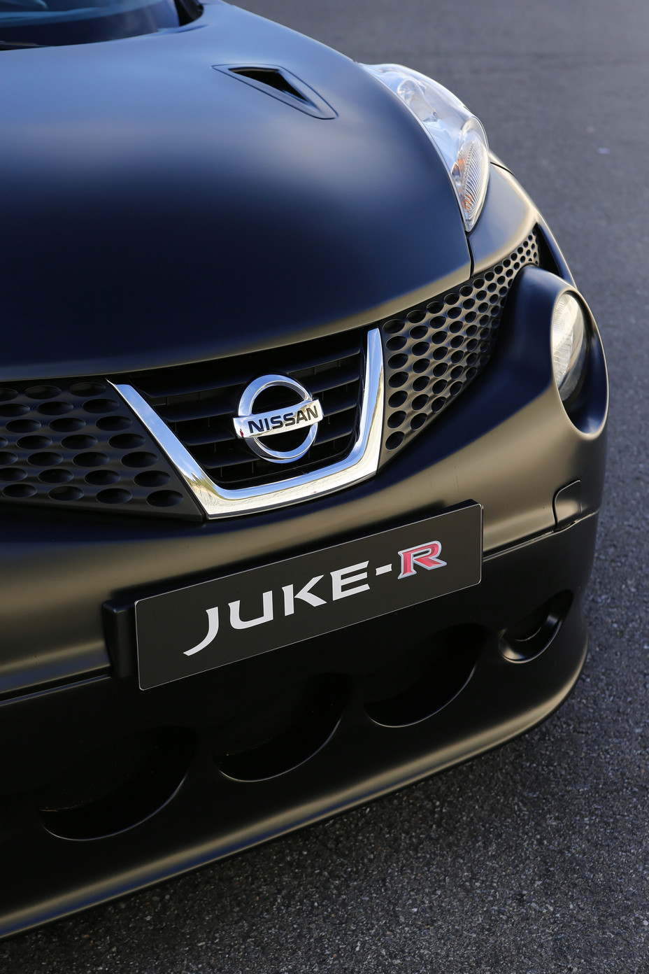 JUKE-R DETAILS - FRONT