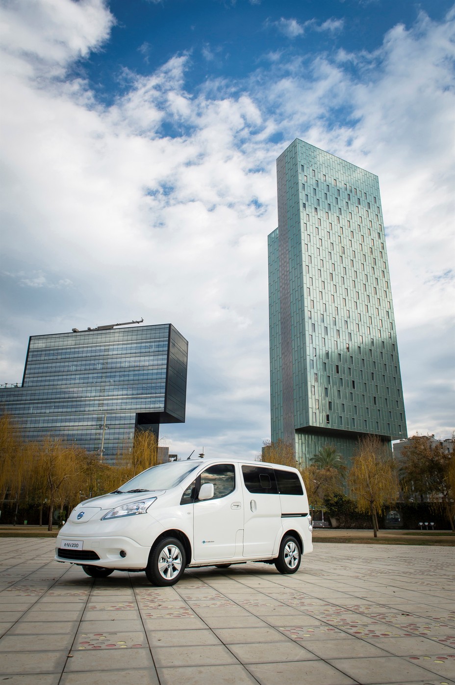 Nissan world premiere of new longer range e-NV200 van